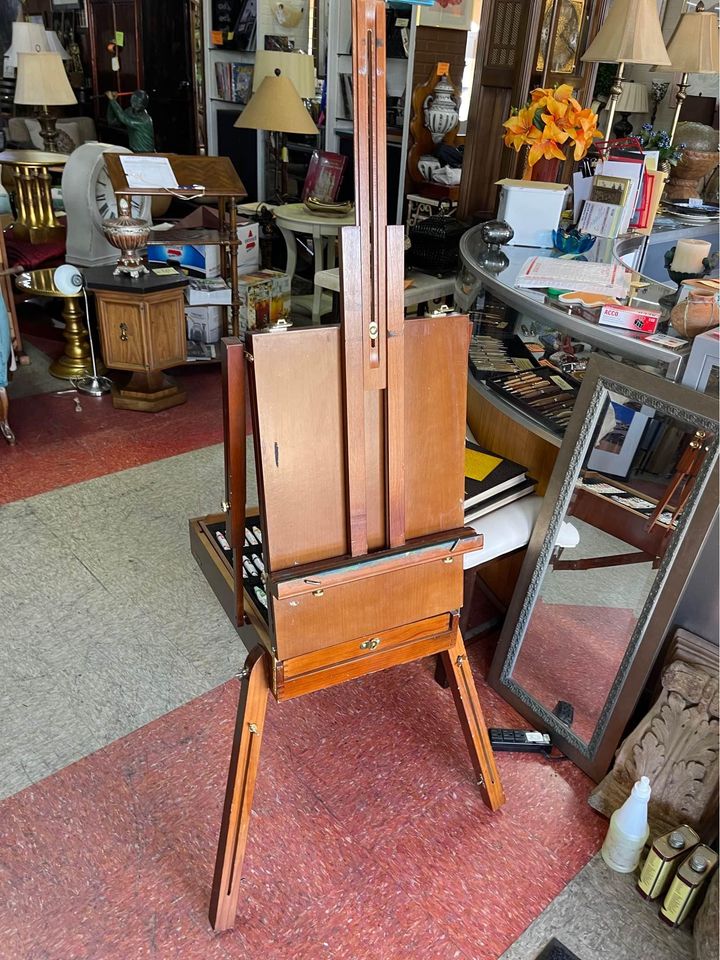 Folding Portable Easel - Got Legs Furniture & Décor