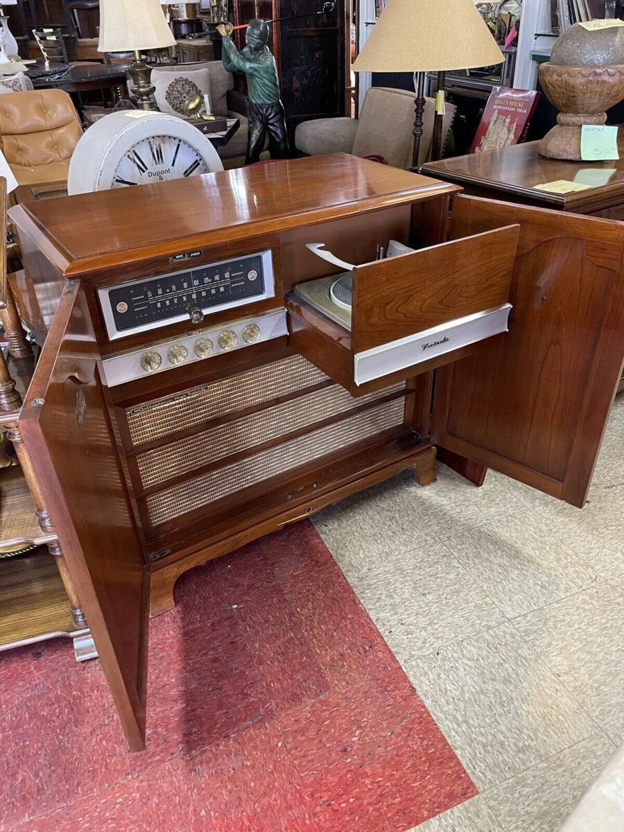 RCA Victor High Fidelity Stereo - Model SHF-3d - Got Legs Furniture & Décor